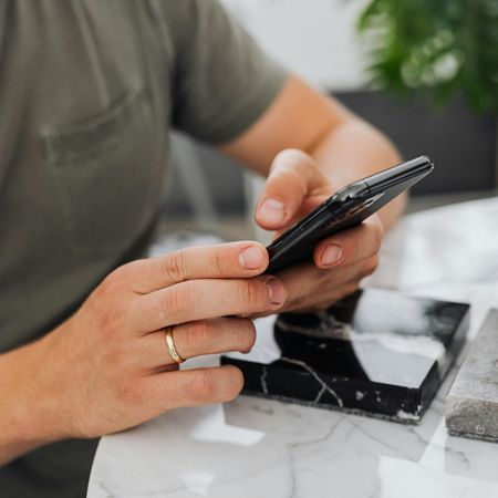 65% of Brits Say This Popular Messaging Habit Is Now a Dating Red Flag